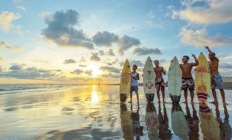 15 BEST SURFING SPOT DESTINATIONS IN INDONESIA, PARADISE FOR SURFERS