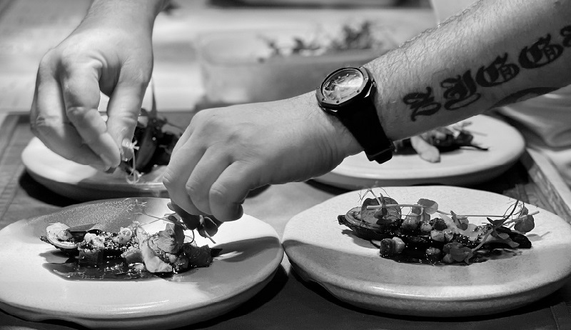 TIPPLING CLUB CELEBRATES 14th YEAR, INTRODUCES NEW LUNCH & DINNER OFFERINGS