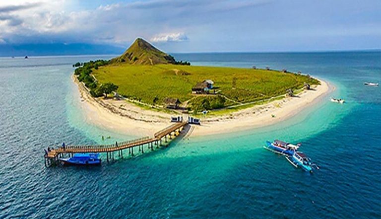 CAPTIVATED BY THE BEAUTY OF KENAWA ISLAND, SUMBAWA, WEST NUSA TENGGARA