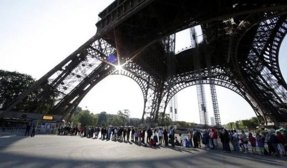 THE EIFFEL TOWER IS FULL OF RUST NOW AND NEEDS A FULL REPAIR URGENTLY