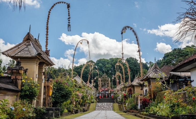 BALINESE PENJOR, SYMBOL OF THE MANIFESTATION OF GOD’S PALACE IN MYTHOLOGY