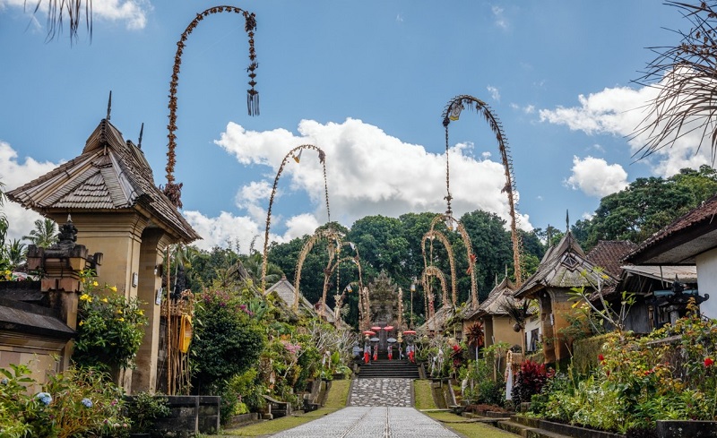 BALINESE PENJOR, SYMBOL OF THE MANIFESTATION OF GOD’S PALACE IN MYTHOLOGY