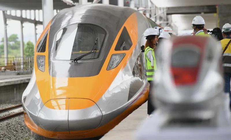 THE STRUCTURE OF JKT-BDG SPEED-TRAIN IS BUILT WITH EARTHQUAKE RESISTANT