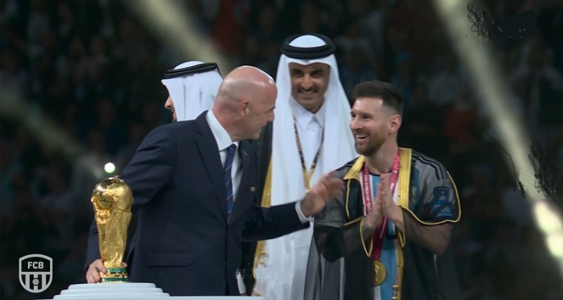 SHEIK LEO'S BISHT CLOTH BID FOR IDR15 BILLION FOR MESSI AT WORLD CUP ...