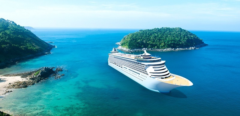 FRENCH CRUISE SHIP BRINGS HUNDREDS OF FOREIGN TOURISTS TO VISIT KAIMANA