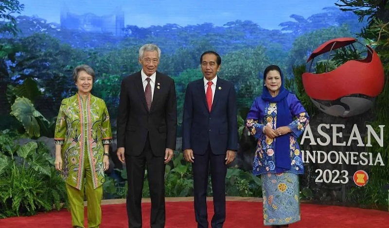 PRESIDENT JOKOWI WELCOMES DELEGATES OF 43rd ASEAN SUMMIT IN JAKARTA