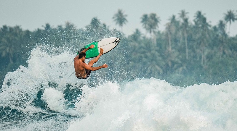 SIX THE BEST WORLD-CLASS CHALLENGING SURFING SPOTS IN INDONESIA