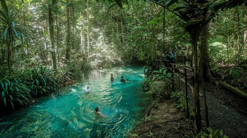 KALI BIRU GENYEM PAPUA: BEAUTIFUL HEAVEN ON EARTH OF CENDERAWASIH