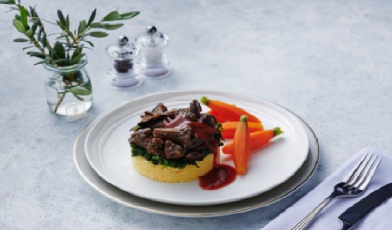DEMAND UP, EMIRATES PREPARES 300 VEGAN MENUS FOR ALL CLASSES