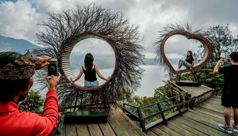 THE DIFFERENCE BETWEEN ‘BURNOUT’ AND ‘POST-HOLIDAY’ BLUES’